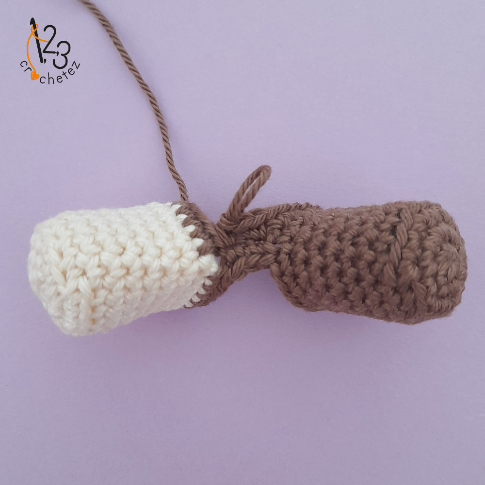 Comment assembler les jambes d'un amigurumi sans couture ? - 123Crochetez